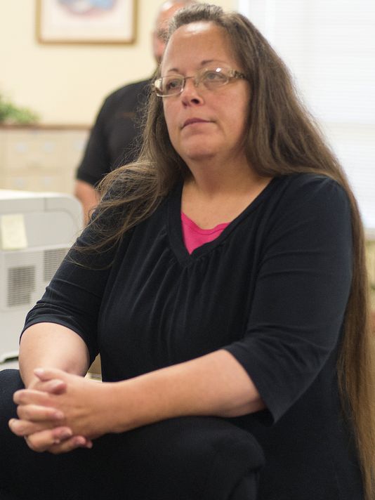 Kentucky Clerk Kim Davis Wont Authorize Licenses Cbs19 Tv