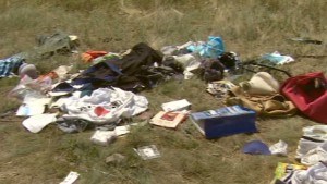 MH17: 70 international experts search Ukraine crash site for bodies ...