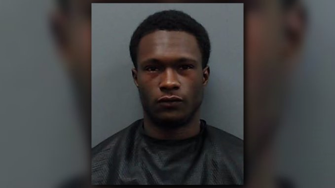 1 arrested after assaulting Longview police officer | cbs19.tv